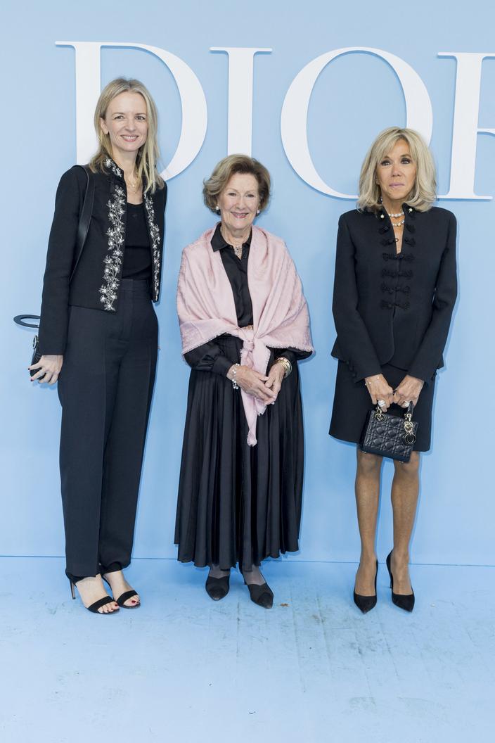 PHOTOS - Brigitte Macron : Louis Vuitton, Dior, Joseph Duclos... zoom ...