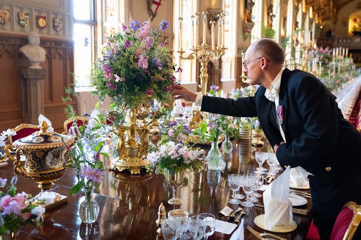 PHOTOS - Brigitte et Emmanuel Macron à la table des têtes couronnées ...