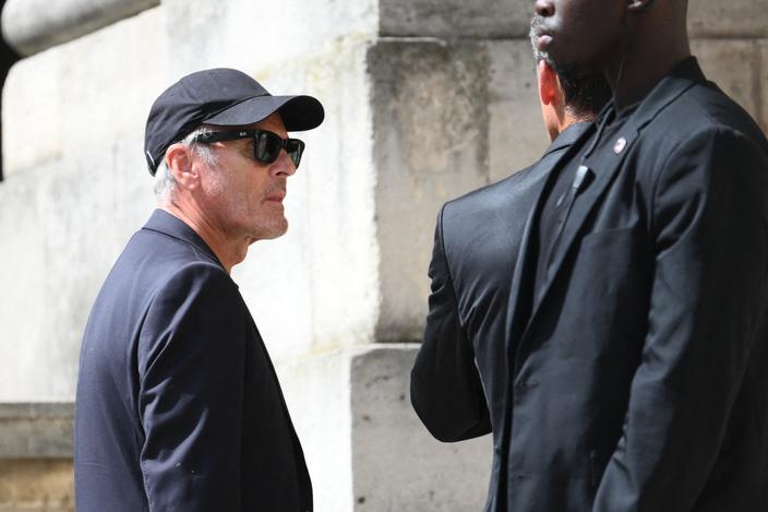 PHOTOS – Obsèques de Thierry Ardisson : Audrey Crespo-Mara et de ...