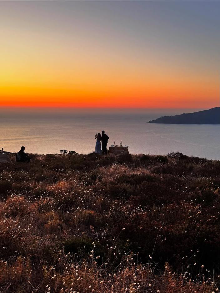 Joe Dassin marié dans le Var à Cotignac : ce mythique hôtel provençal ...