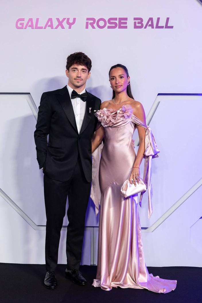 Charles Leclerc : son épouse Alexandra resplendit au Bal de la rose ...
