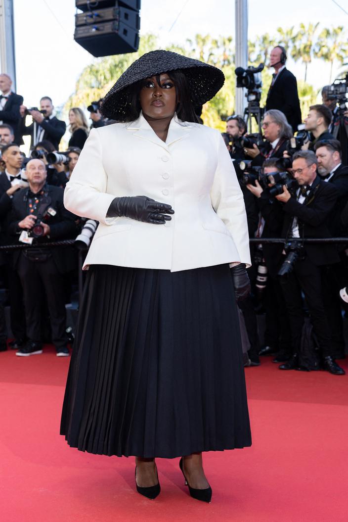Yseult renversante : la chanteuse électrise le Festival de Cannes dans ...