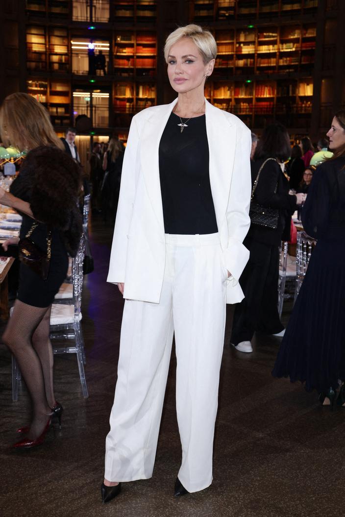 Avec une coupe ultracourte, Adriana Karembeu surprend tout le monde ...