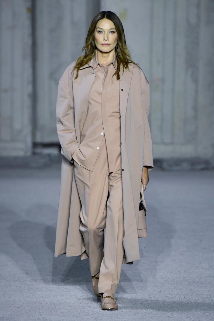 Carla Bruni et Naomi Campbell, le super duo du podium Tod's