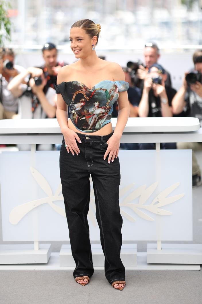 Le corset façon peinture de la Renaissance d'Adèle Exarchopoulos sur le ...
