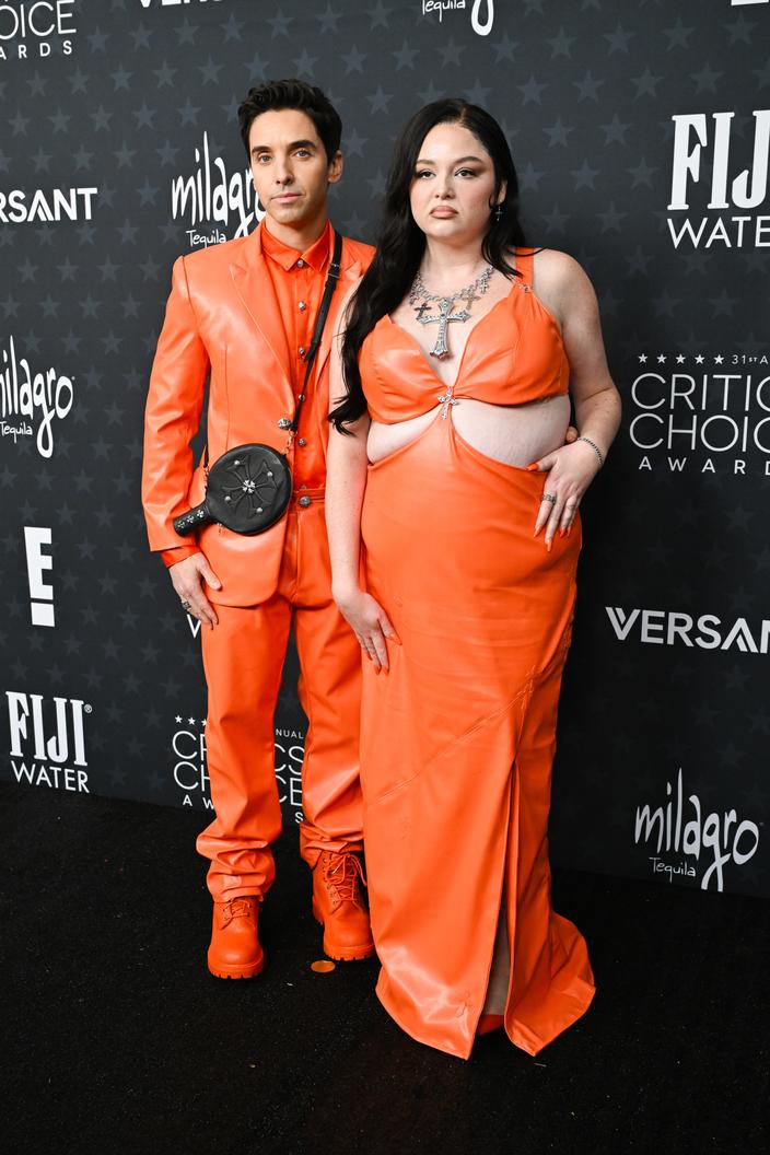 Orange sur tapis rouge : Megan Stalter et Paul W. Downs se moquent des ...