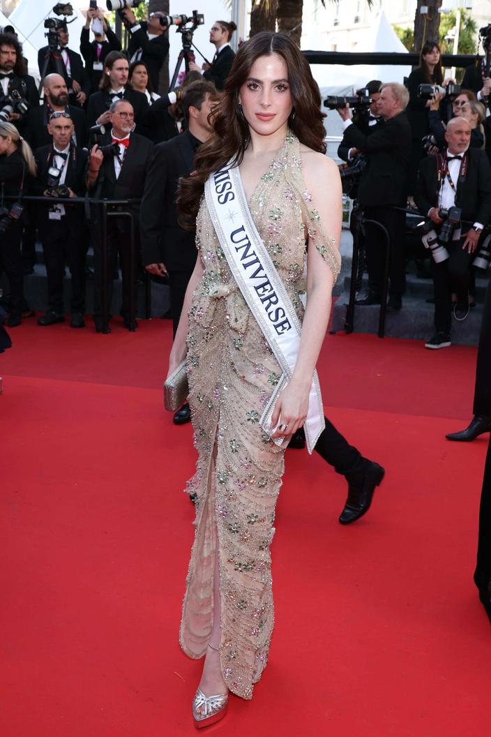 Après un début de règne tumultueux, Fátima Bosch (Miss Univers) fait ...