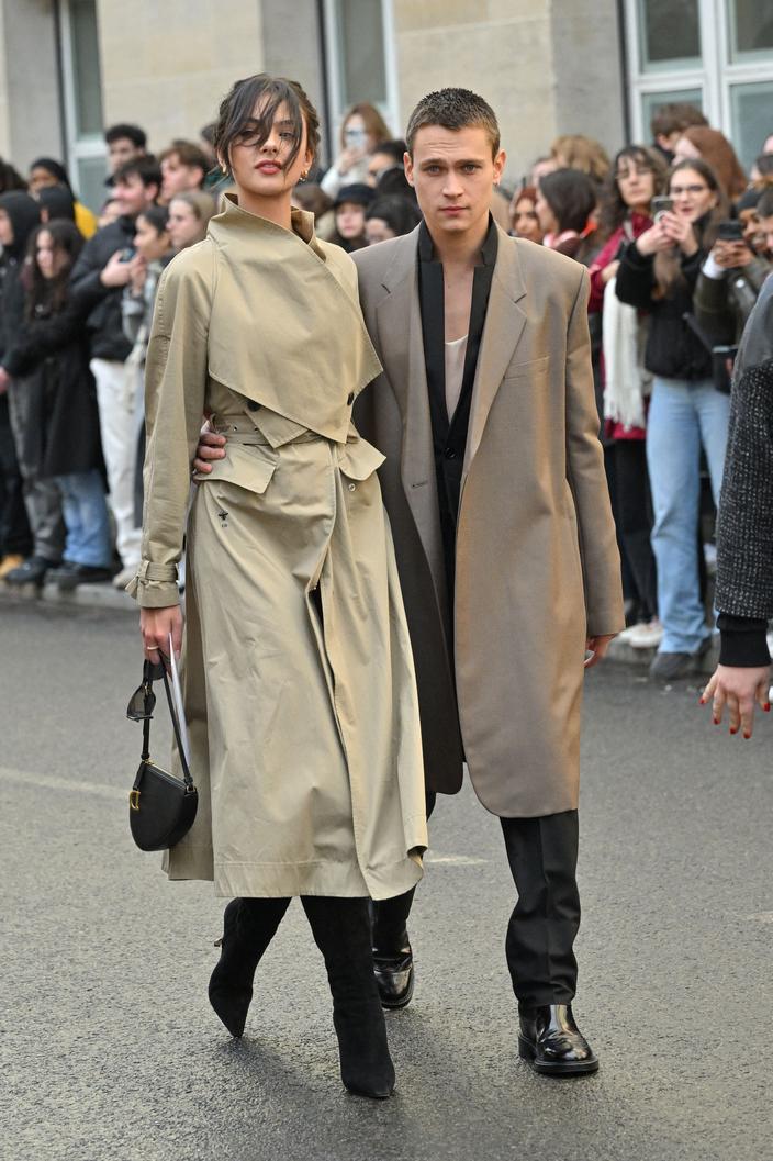 Deva Cassel pose pour la première fois avec son petit ami Saul Nanni à ...