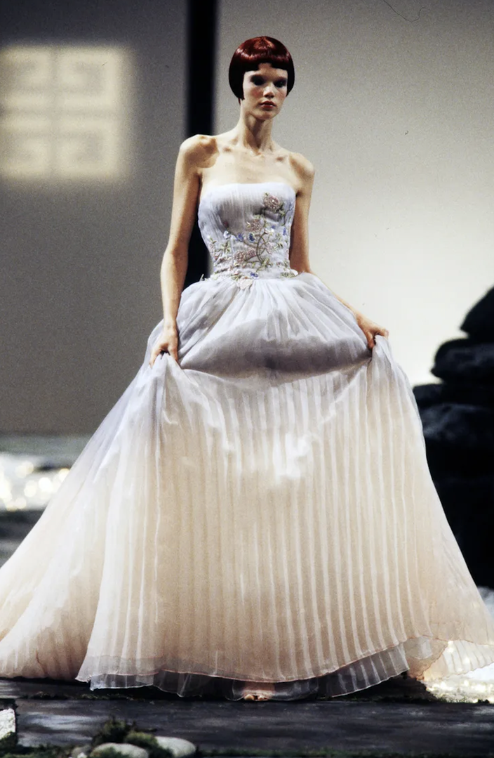 Ariana Grande et Cynthia Erivo féeriques en robes Givenchy : elles ...