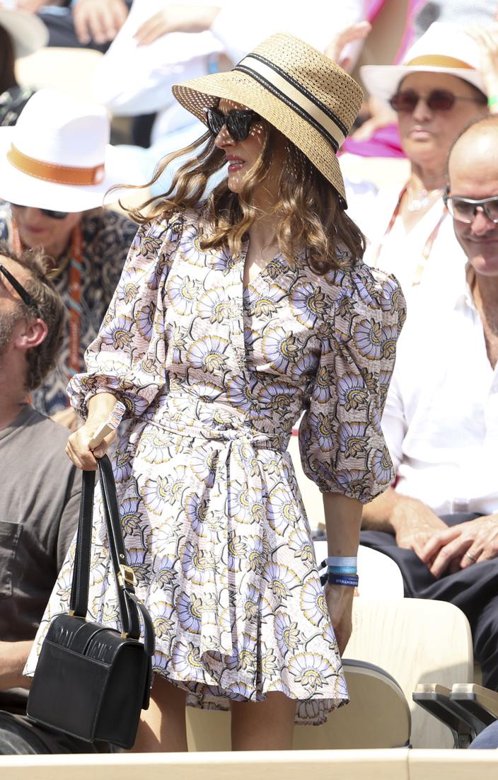 Natalie Portman et sa petite robe fleurie Claudie Pierlot dans les ...