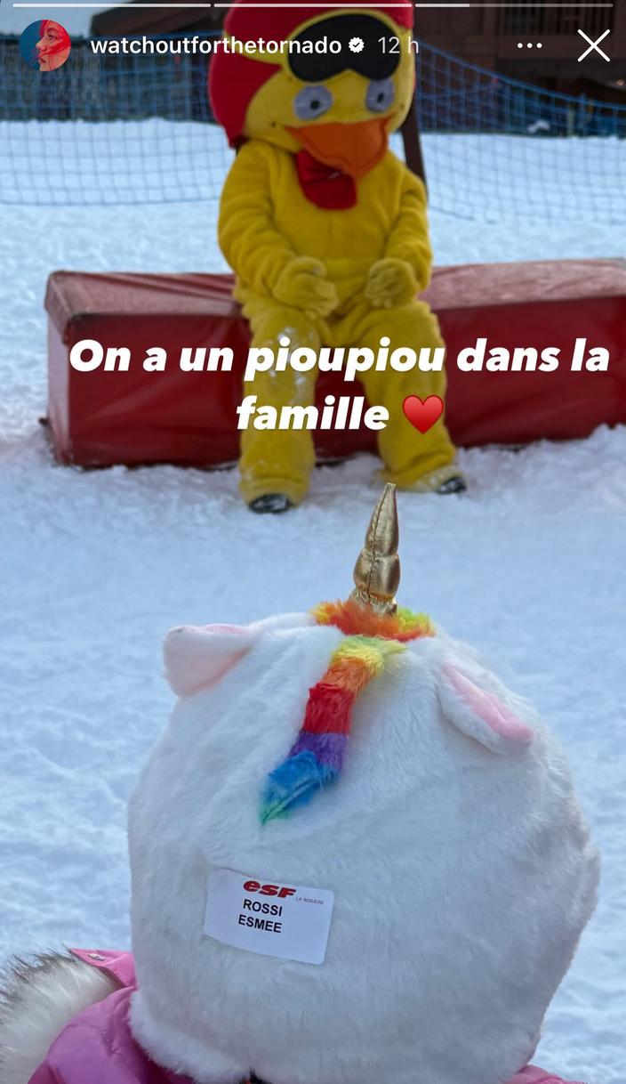 Louane en vacances au ski : sa fille Esmée fait ses débuts sur la neige, et c’est adorable