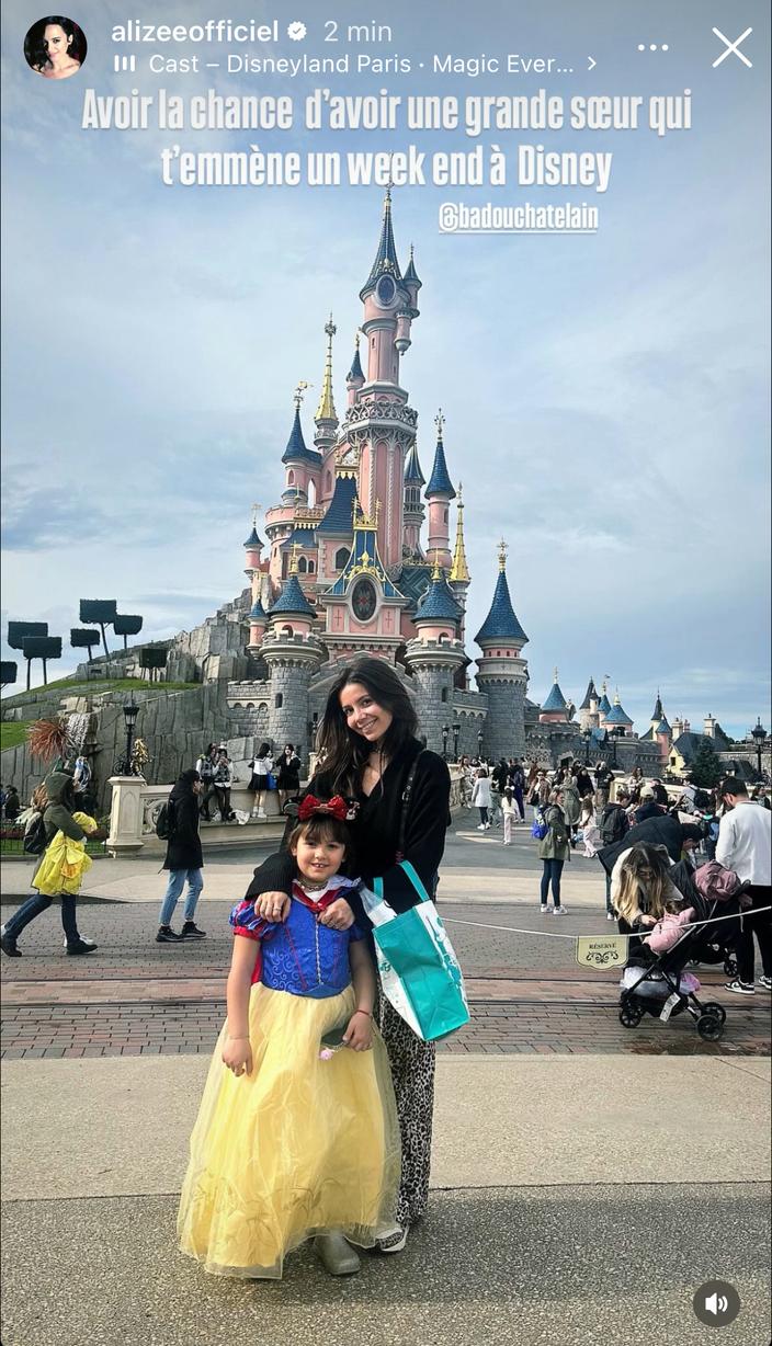 Alizée : ses filles Annily et Maggy entre sœurs pour une escapade enchantée, leur complicité est ...