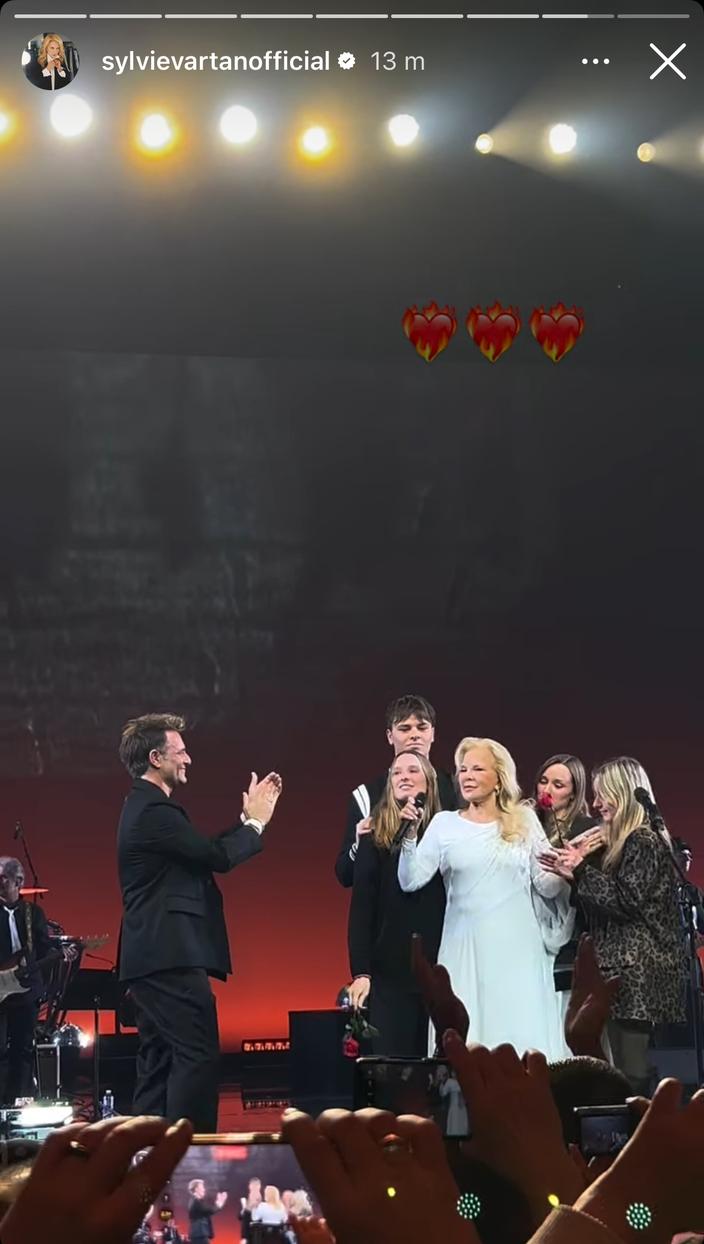 Sylvie Vartan avec tous ses enfants et petits-enfants pour son dernier concert : l’émotion à son ...