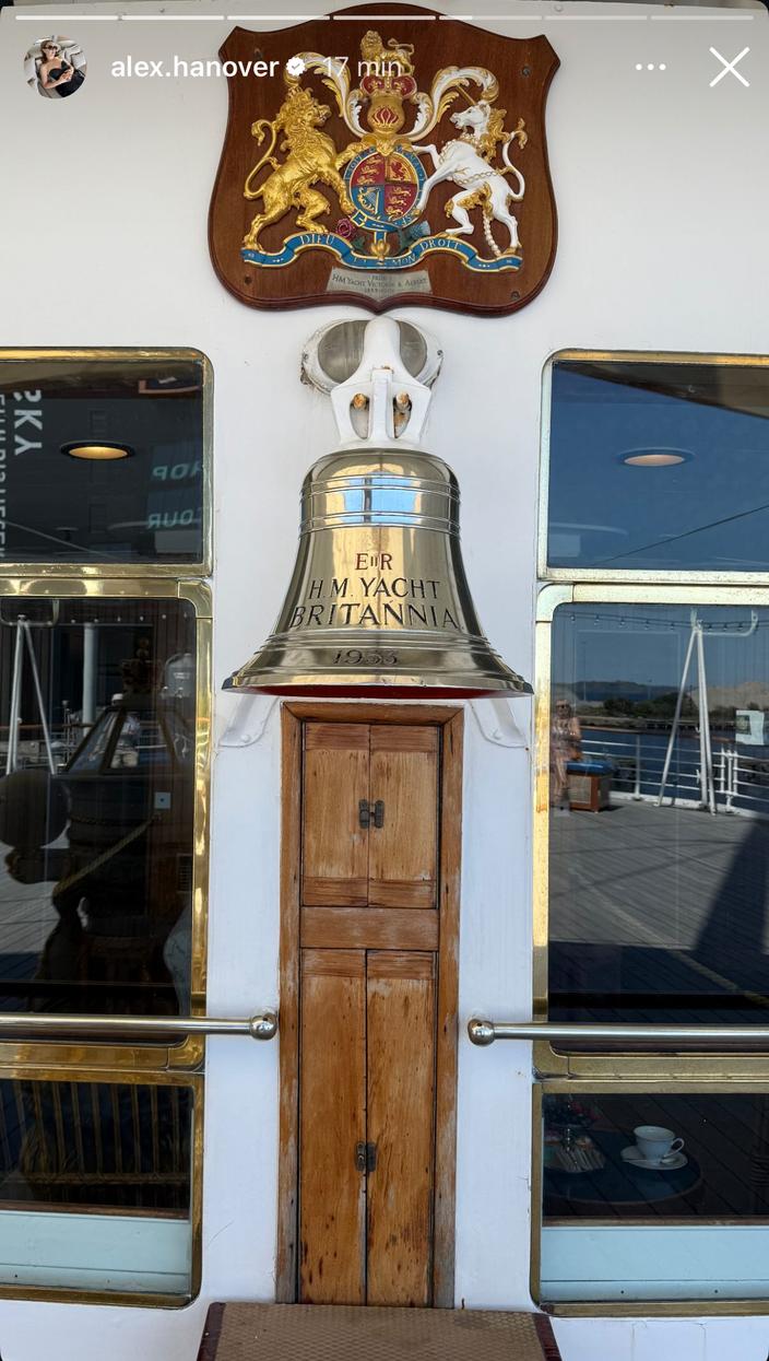 De passage à Édimbourg, Alexandra de Hanovre en visite sur le yacht ...