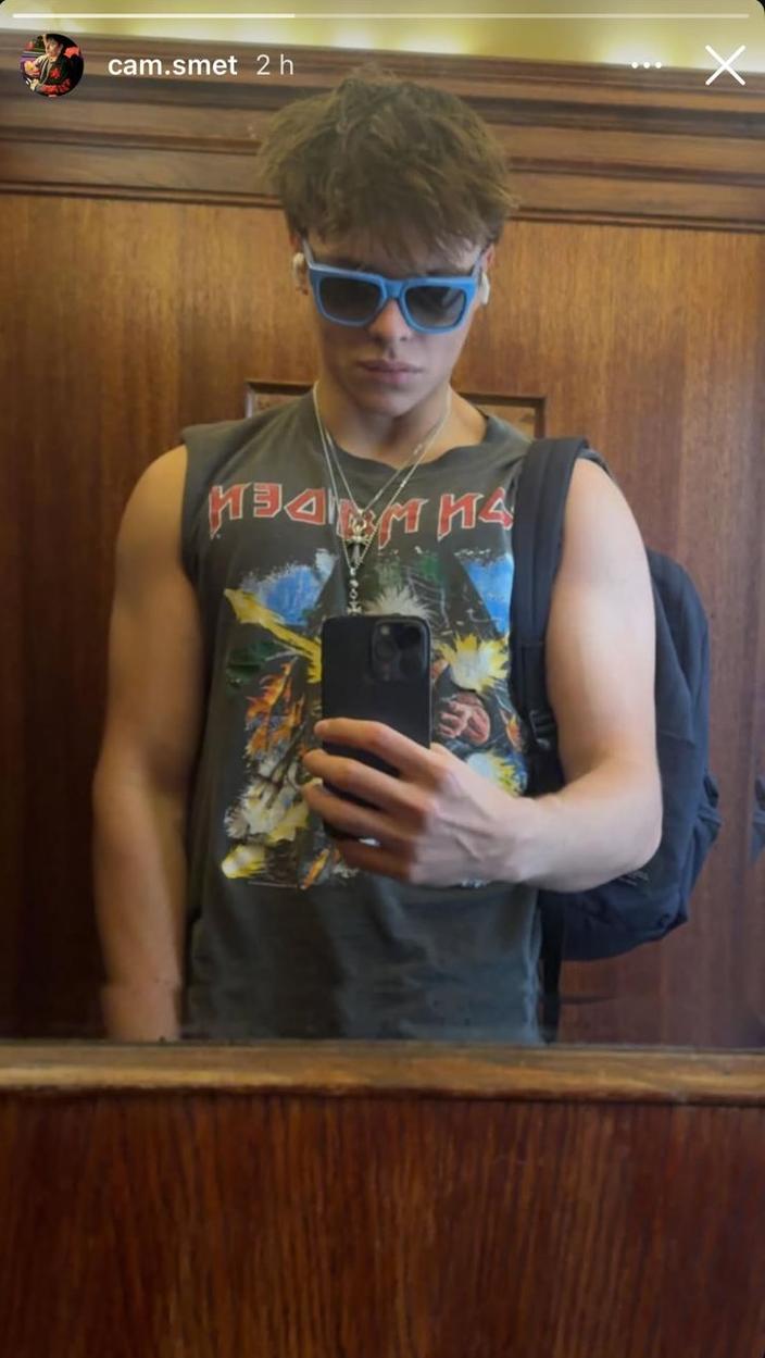 Cameron Hallyday ressemble de plus en plus à son grand-père Johnny : la ...