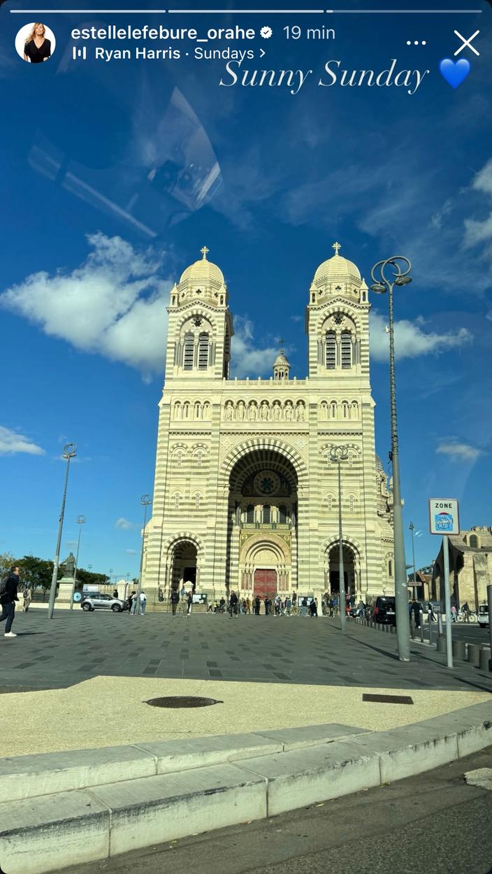 Estelle Lefébure retrouve sa fille Emma Smet à Marseille : Pilates et ...