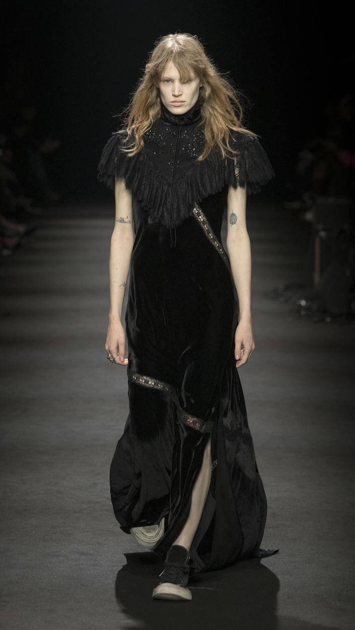 Chez Dries Van Noten et Ann Demeulemeester, le spleen adolescent fait ...