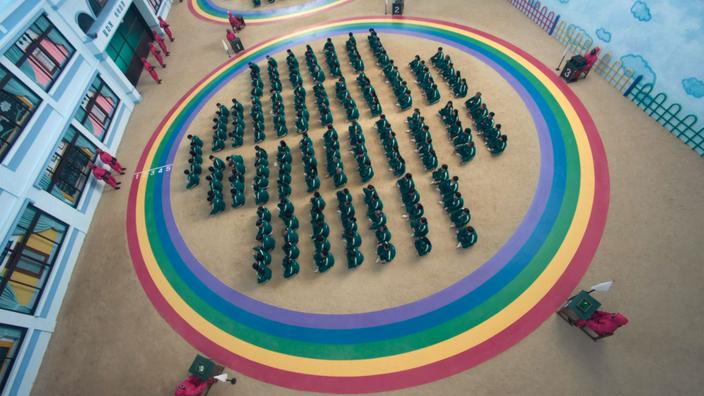 Plus de neuf heures sans manger ni boire : l’attente surréaliste du ...