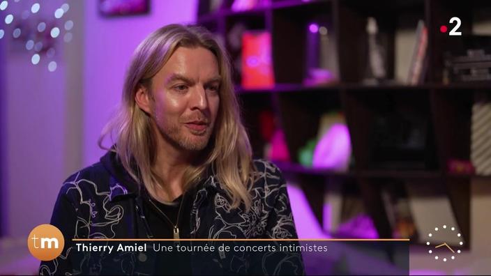 Thierry Amiel de retour sur scène avec un tout nouveau look : il a bien changé depuis Nouvelle ...