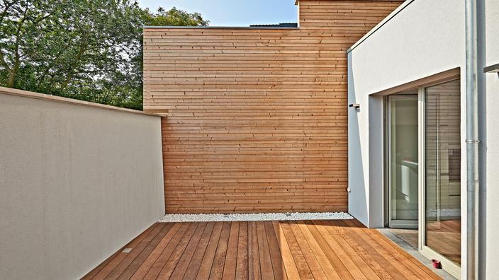 Comment savoir si le mur qui vous sépare de votre voisin est mitoyen ou privatif