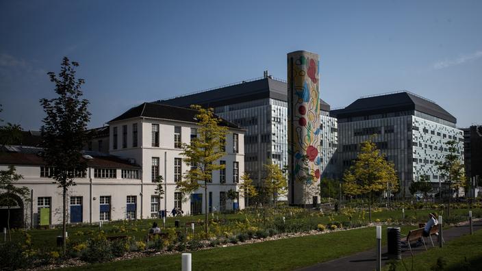 À l'hôpital Necker, un fœtus opéré du cerveau directement dans le ...