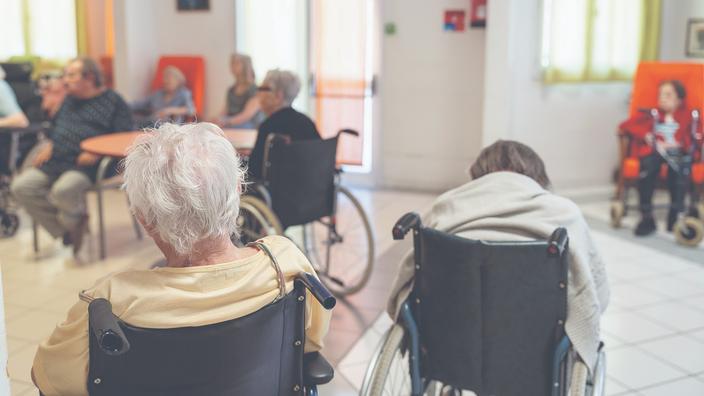 Alerte sur la santé des Ehpad, qui s'enfoncent dans une crise sans ...