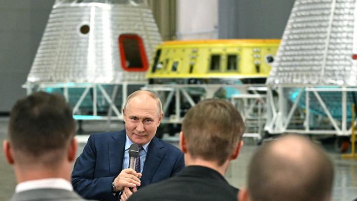 Poutine souhaite voir le premier segment de la station spatiale russe ...