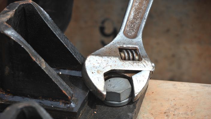 5 astuces pour desserrer vis et écrous bloqués