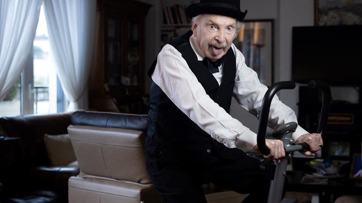 À presque 89 ans Popeck, le prince sans rire, ne veut pas lâcher la rampe