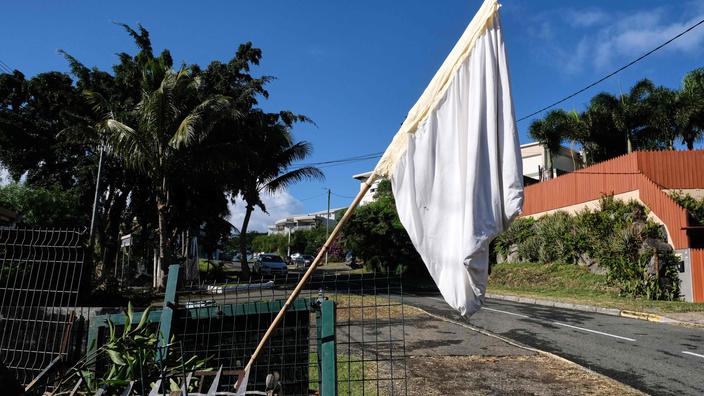 Deux gendarmes tués, incendies, pillages... Tout comprendre au chaos ...