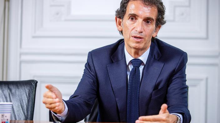 Carrefour : les actionnaires valident largement la rémunération du PDG Alexandre Bompard