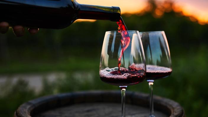 Pourquoi la bonne température de service d'un vin rouge peut ...