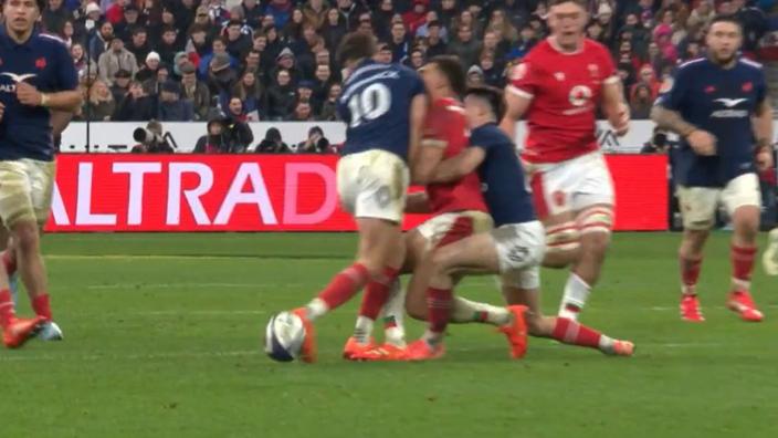 Six nations : en vidéo le carton rouge stupide de Romain Ntamack face ...