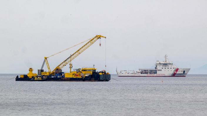 Grues géantes, sous-marin télécommandé... Les opérations pour sortir de ...