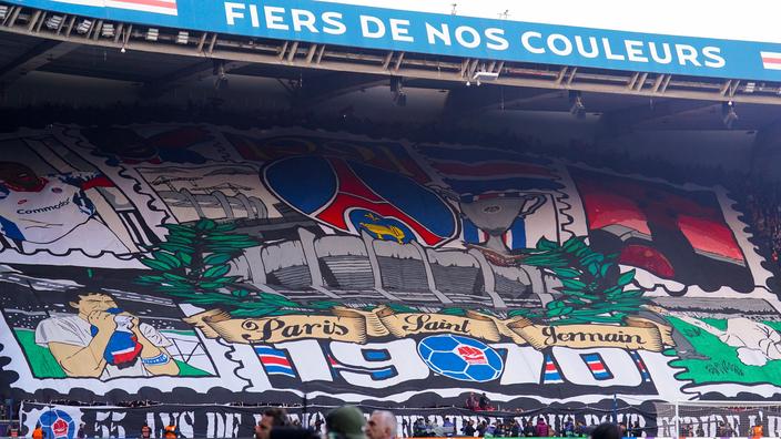 Tifo magnifique, Parc des Princes en bleu-blanc-rouge... Superbe ...