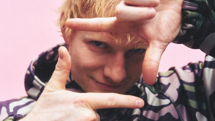 Avec PLAY, Ed Sheeran propose un trip musical et romantique qui fait ...