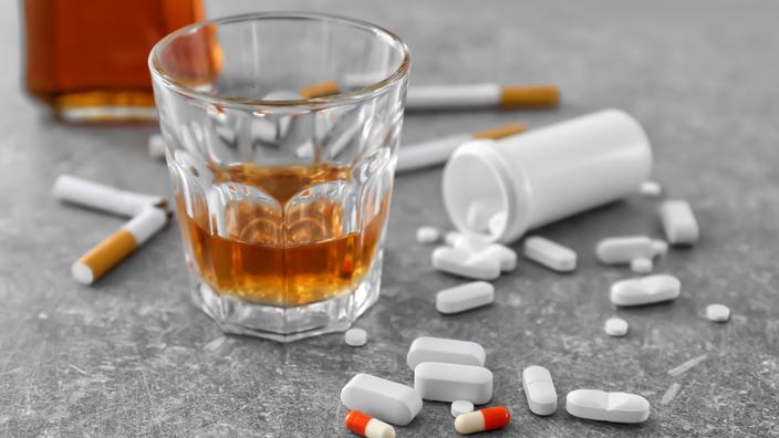 Drogues et alcool : en 10 ans, la consommation est en forte baisse chez ...