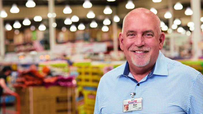 Ron Vachris, PDG du géant américain Costco, veut casser les prix en France