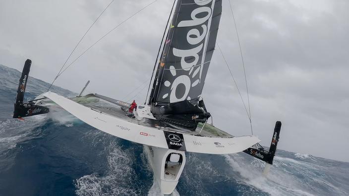 «Des creux de dix mètres ravageaient le bateau», le record de Coville ...