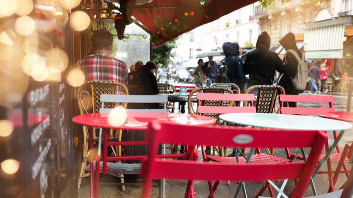 Un déjeuner entre 3 amis, un Lfiste, un royaliste pacifique et un ...