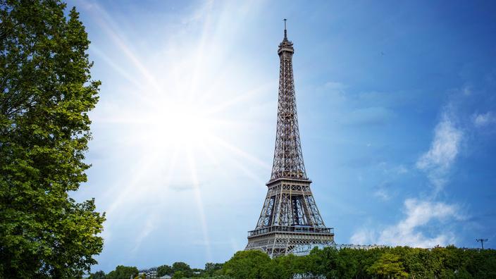 «Sans vent ni nuages, la chaleur s’auto-alimente»: la France coincée ...