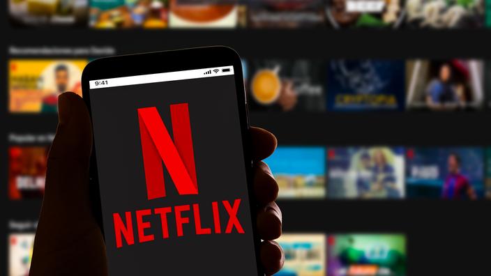 Netflix tourne la page Reed Hastings et confie la présidence de son ...