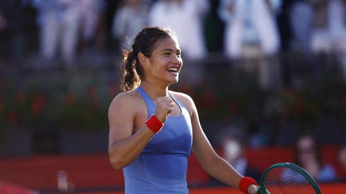 Tennis : la revenante Emma Raducanu rejoint Donna Vekic en finale du ...