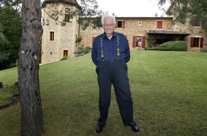 MAISON DE STARS - Pierre Bellemare : son dernier refuge en Dordogne, un ...