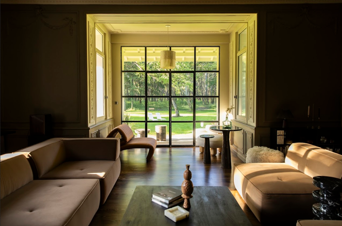 Cachée dans les Landes, une demeure classée devenue refuge chic et ...