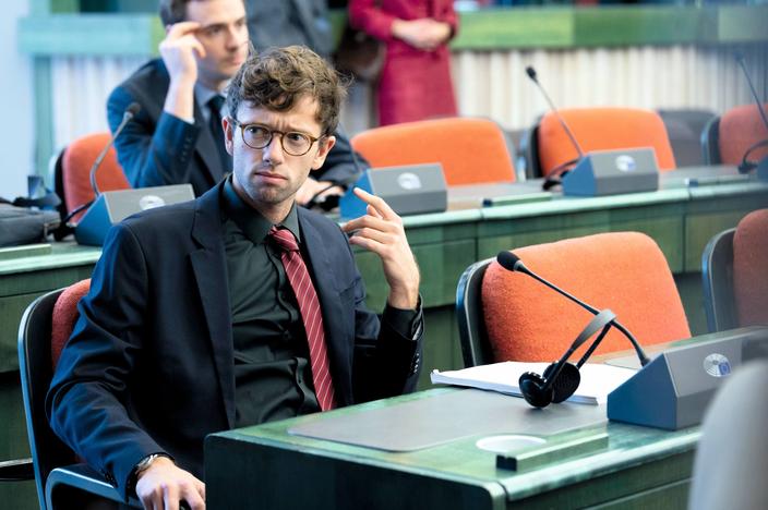 Bernadette, Parlement, Tapie : ces films et séries qui nous plongent ...