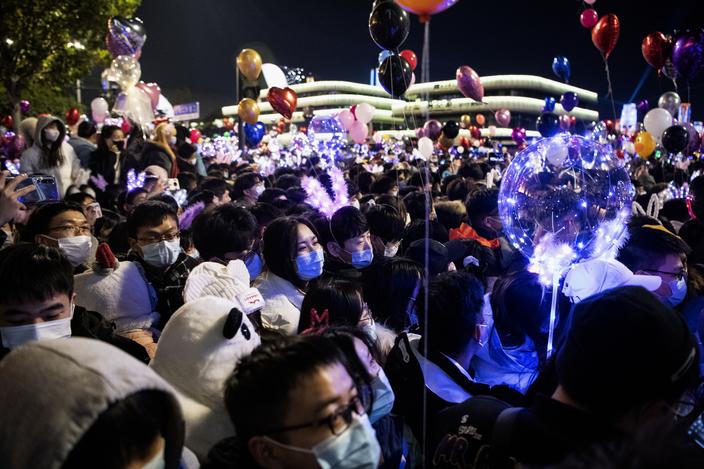 La planète célèbre un Nouvel An sous le signe du coronavirus