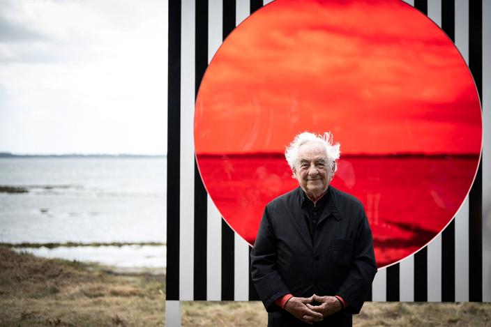 Daniel Buren glisse ses rayures dans le golfe du Morbihan