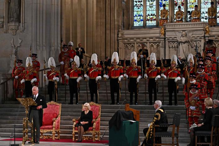 Mort d'Elizabeth II : en images, le discours de Charles III et le ...