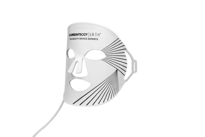 On a testé le masque visage à LED vu dans Emily in Paris saison 3